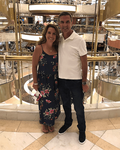 Can you wear jeans to dinner on a cruise ship?