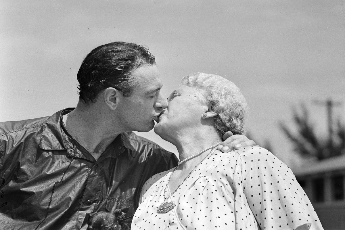 Did Lou Gehrig's mother and wife get along?