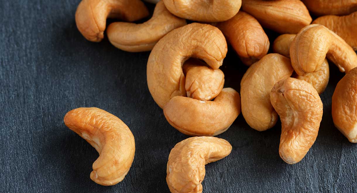 Do cashews raise estrogen?