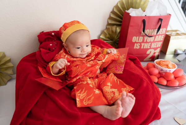 Do Chinese celebrate 100 days for babies?