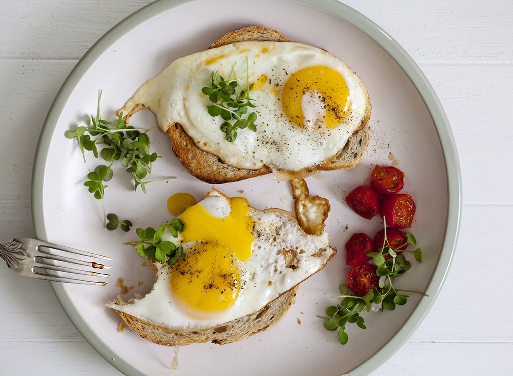 Do eggs increase iron levels?
