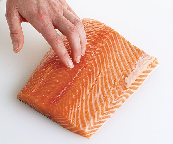 Do grocery stores remove pin bones from salmon?