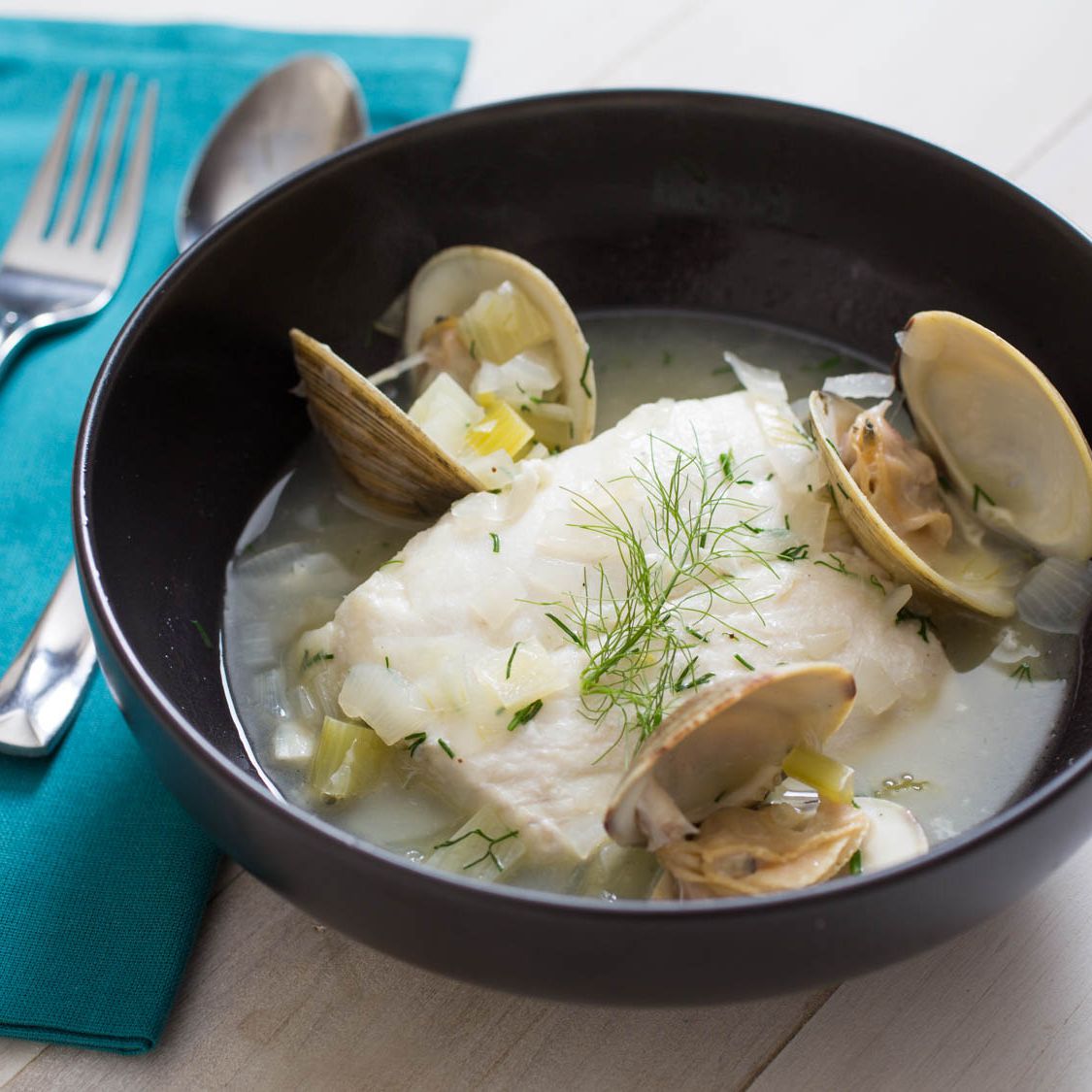 Do halibut eat clams?