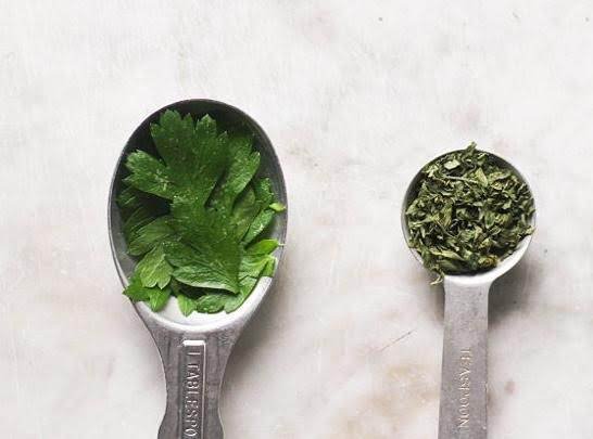 Do herbs lose flavor when cooked?