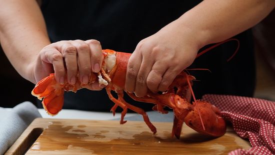 Do I need to clean live lobster before cooking?