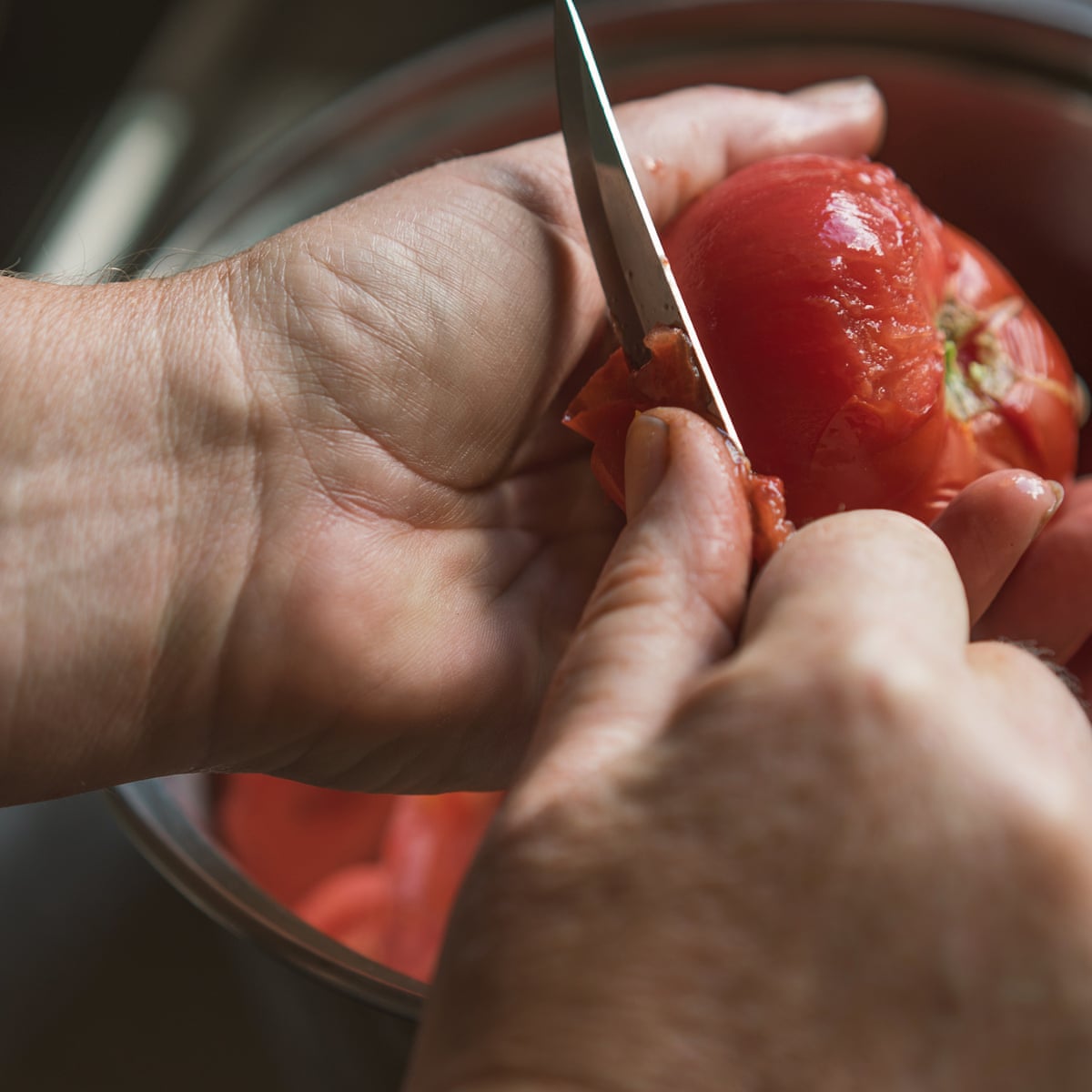 Do I need to peel tomatoes before stewing?