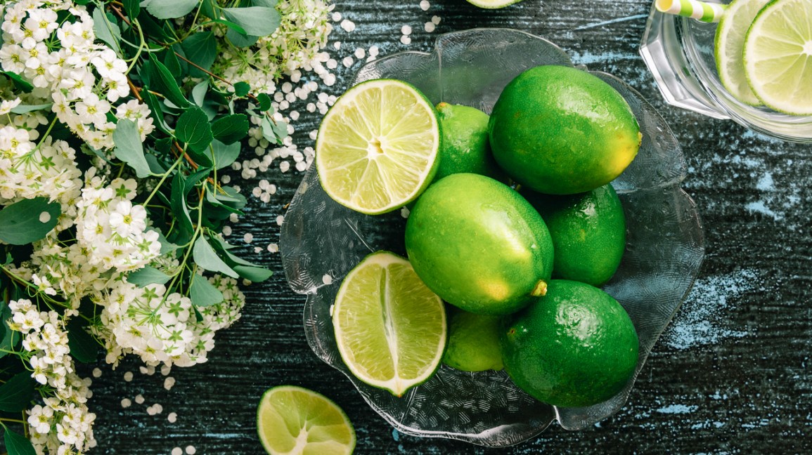 Do limes help a cold?