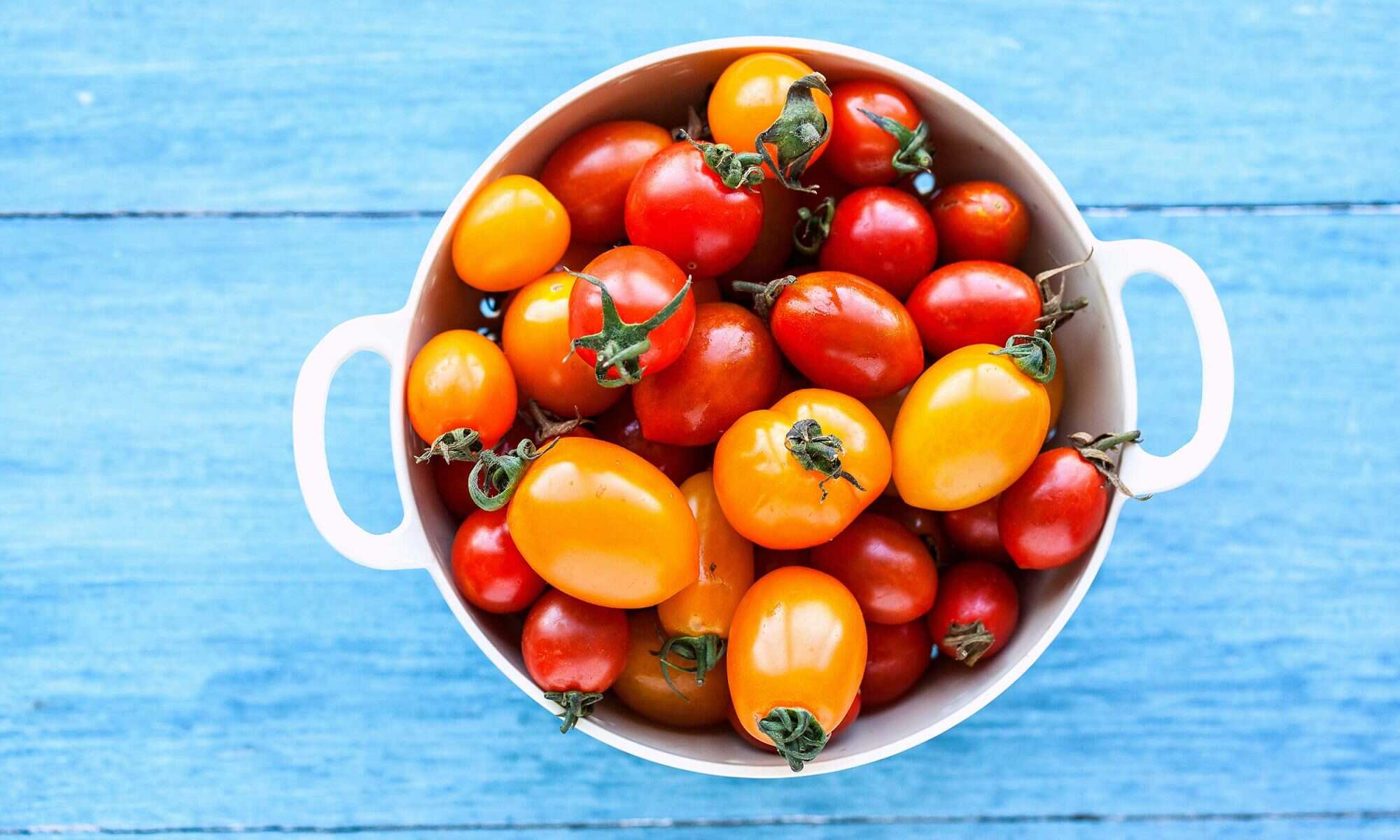 Do more people like or hate tomatoes?