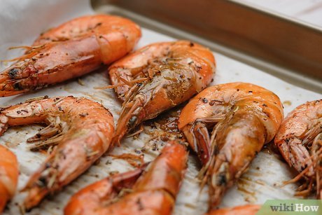 Do prawns need to be thawed before cooking?