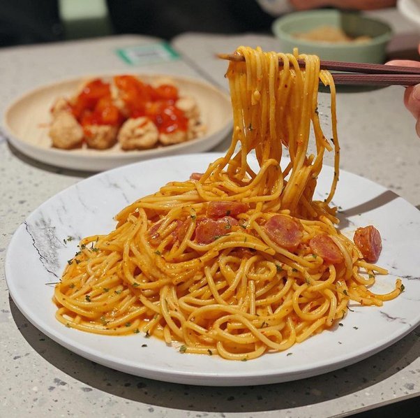 Do the Japanese eat spaghetti with chopsticks?