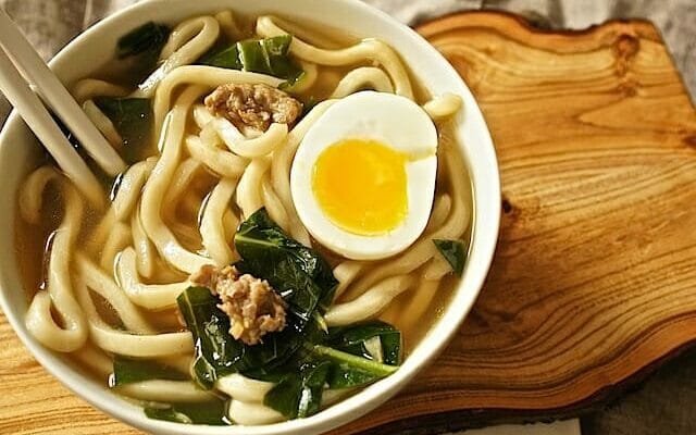 Do udon noodles have egg?