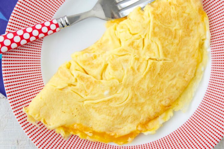 Do we add milk in omelette?