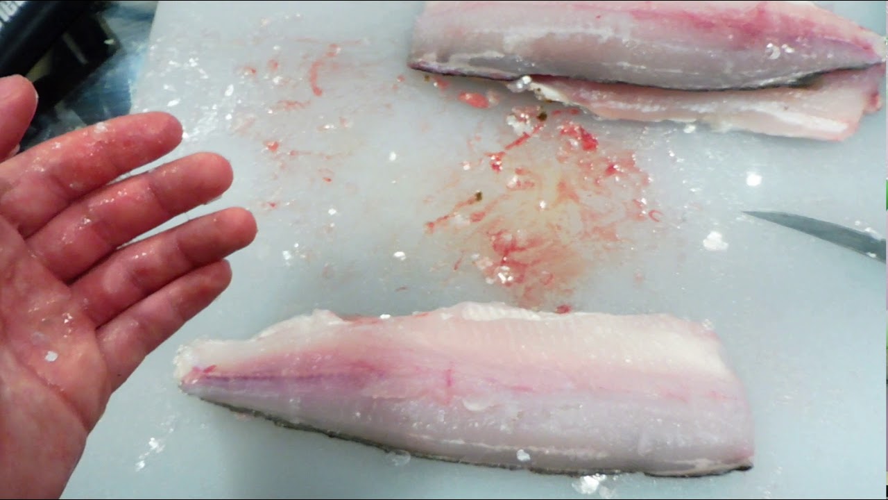 Do white fish fillets have bones?
