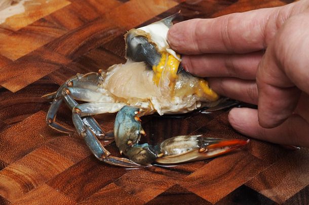 Do you clean the guts out of a soft shell crab?