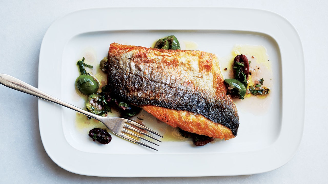 Do you cook fish fillets skin side down?