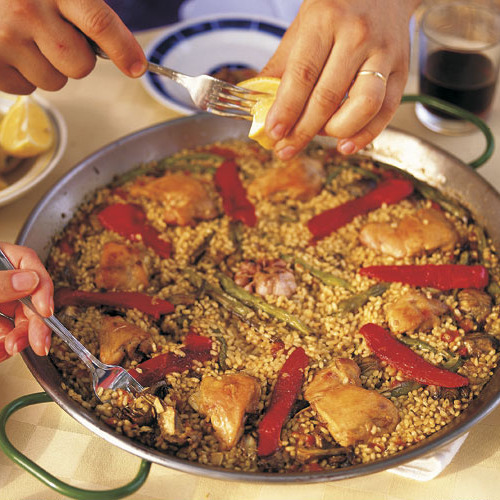 Do you cook paella covered or uncovered?