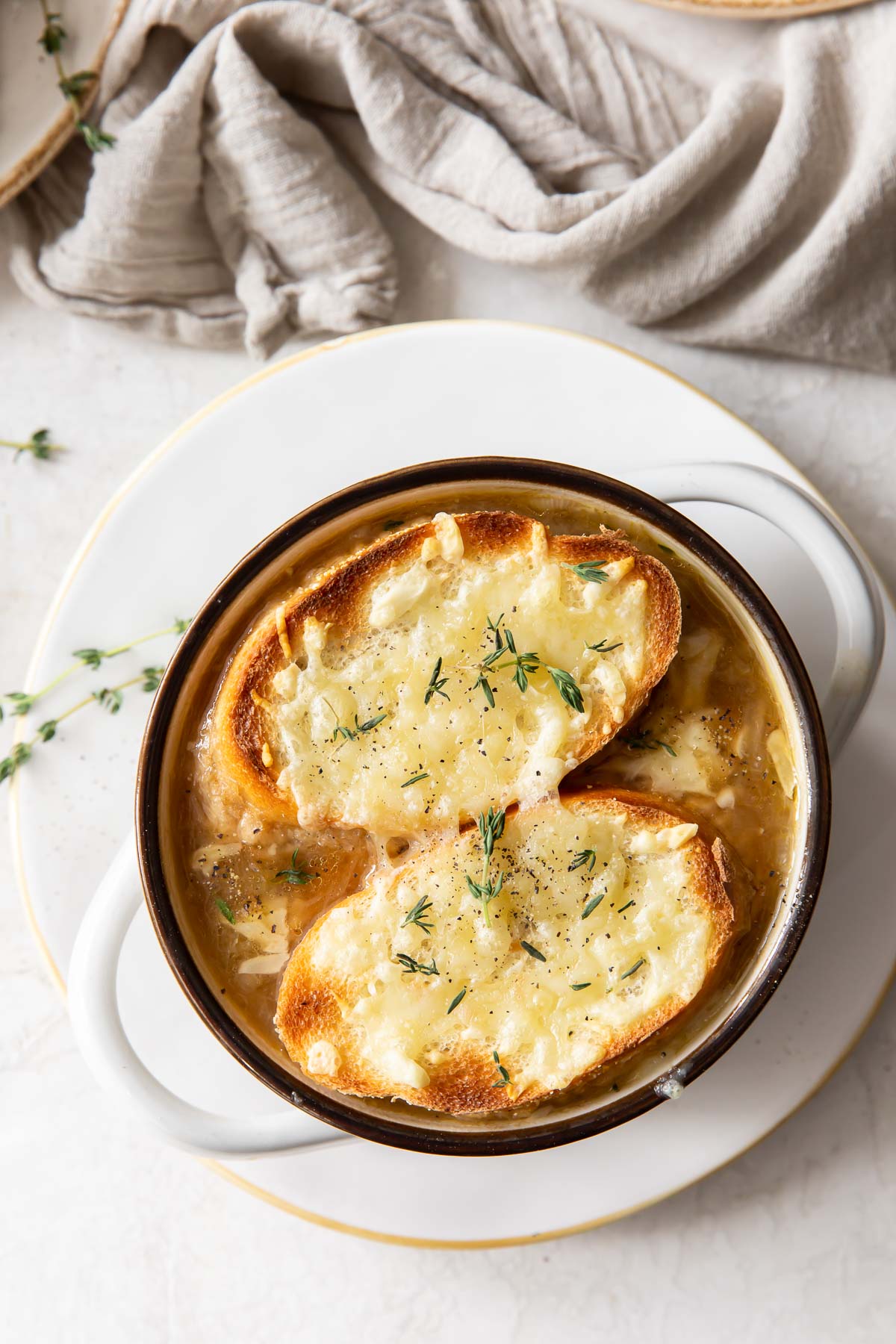 Do you eat French onion soup with bread?