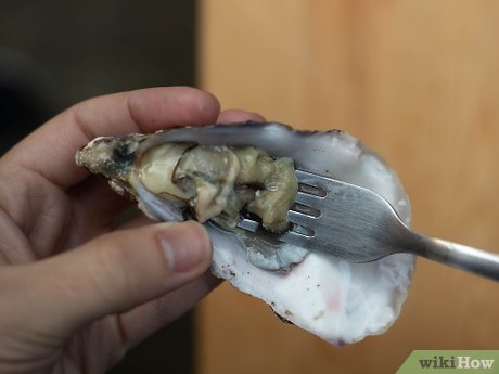 Do you eat oysters with a spoon?