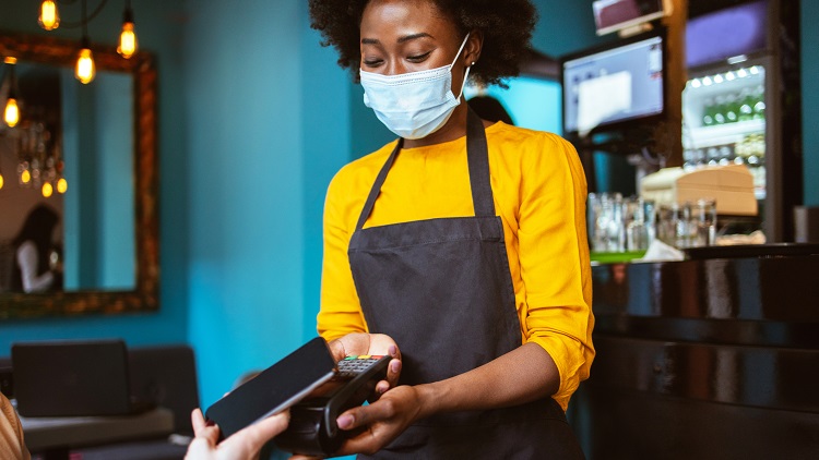 Do you have to wear a mask in pubs in Wales?