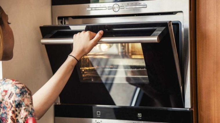 Do you leave oven door open when broiling?