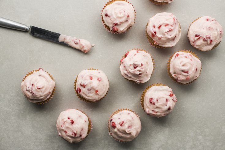 Do you need to refrigerate cupcakes overnight?