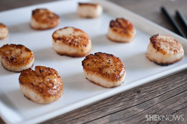 Do you rinse scallops before searing?