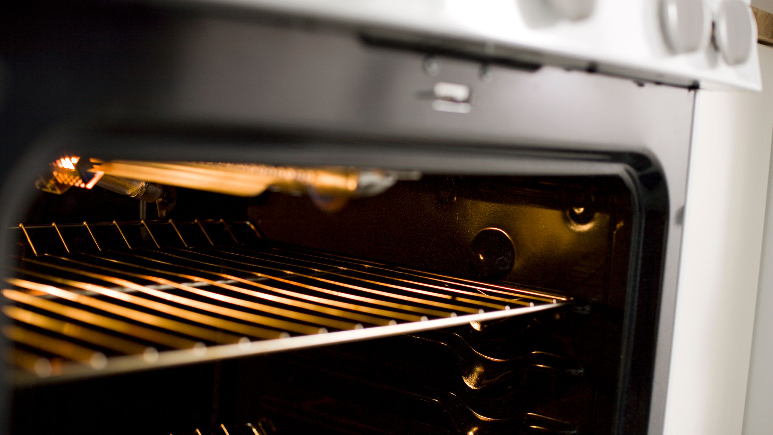 Do you set a temperature for broiling?