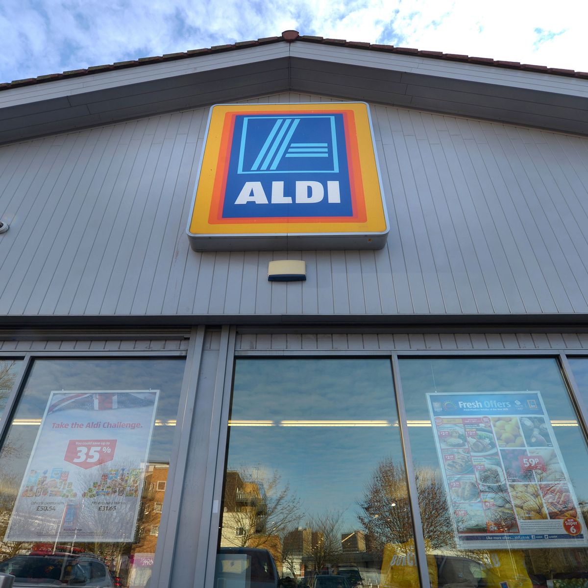 Does Aldi have a bakery UK?