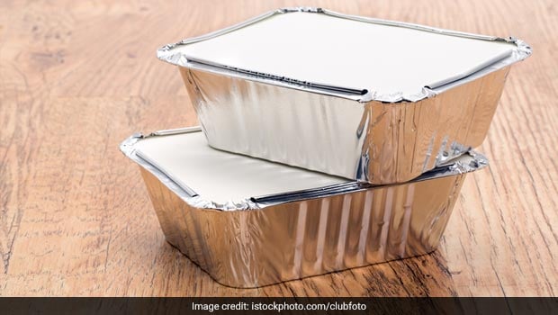 Does aluminum foil keep food hot?