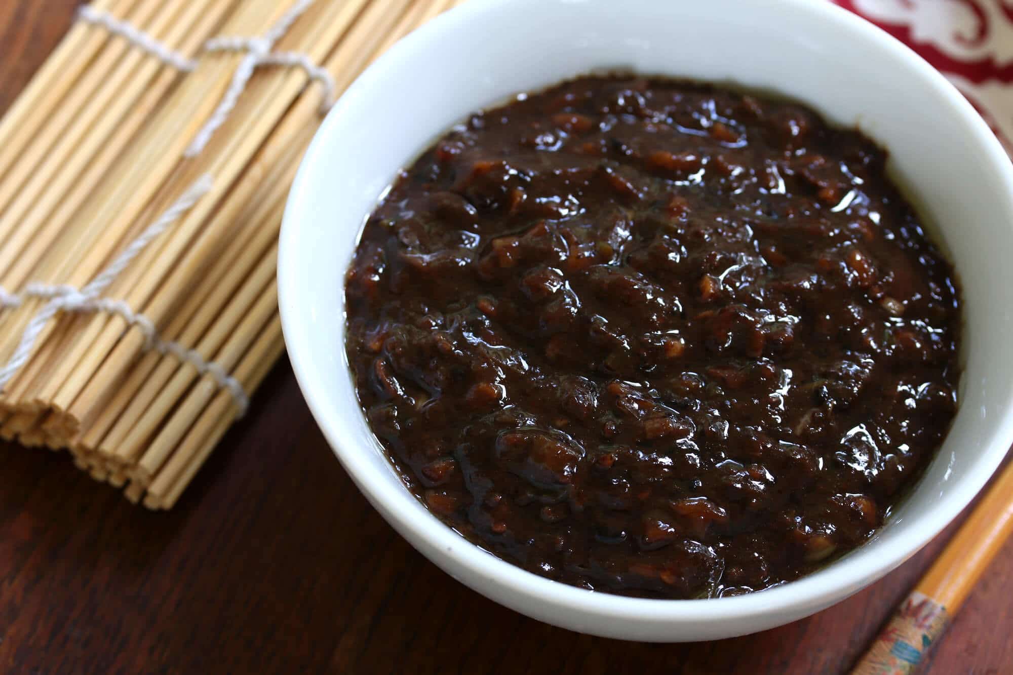 Does black bean sauce taste like soy sauce?