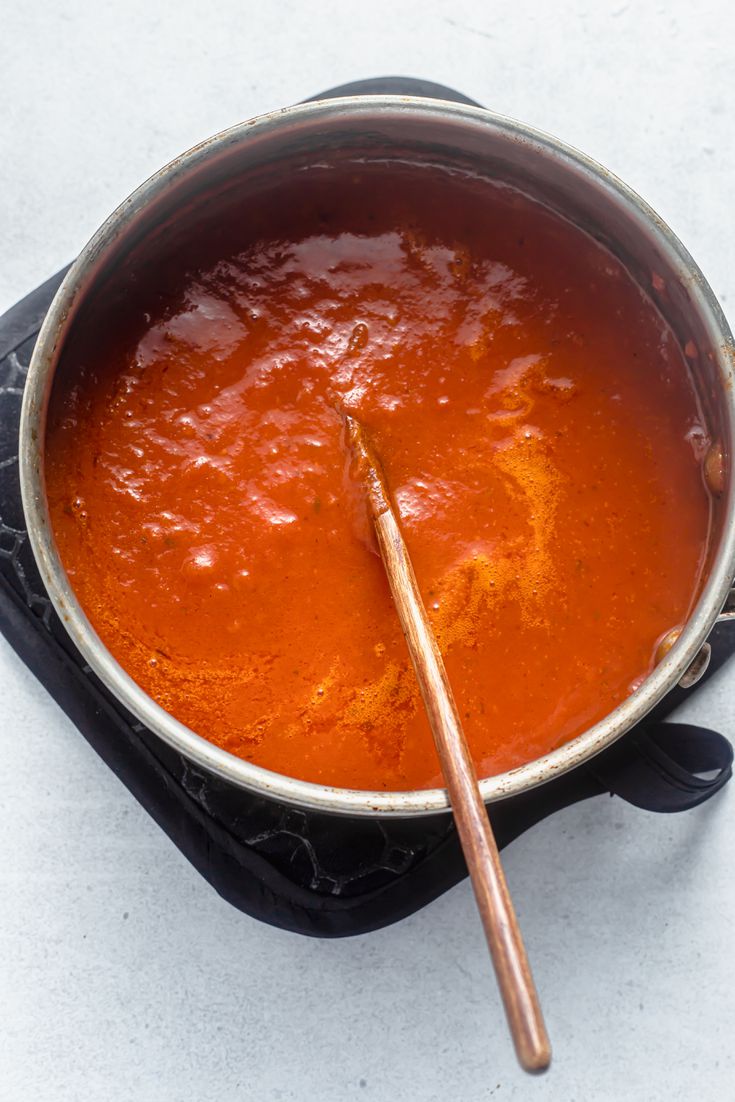 Does boiling or simmering thicken sauce?