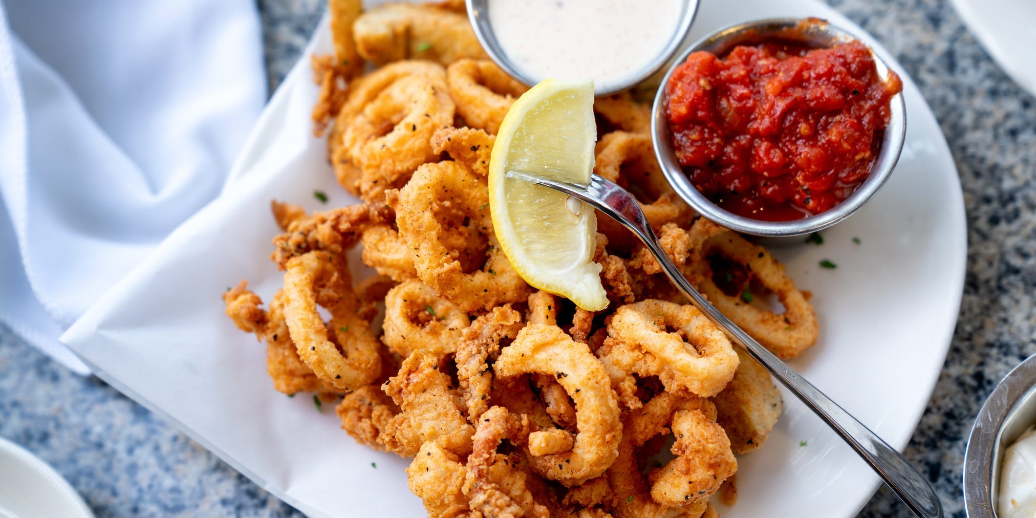 Does calamari have a fishy taste?