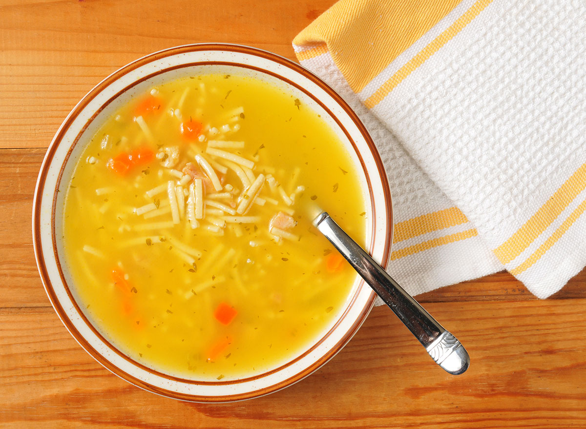 Does chicken noodle soup contain fat?