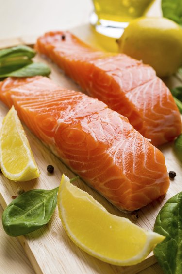Does cooking salmon reduce mercury?