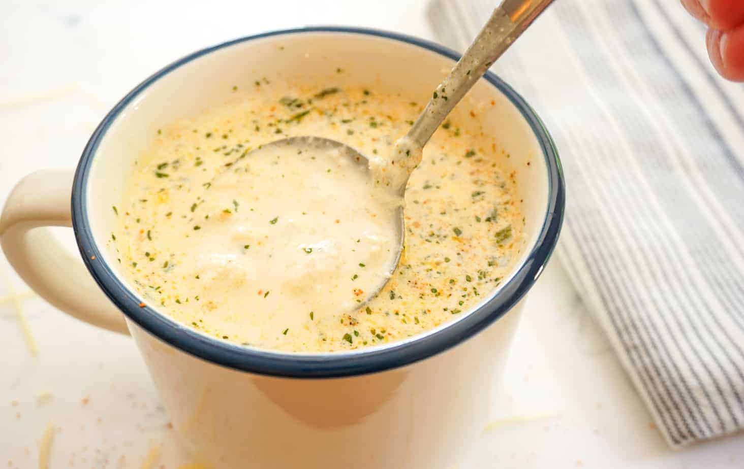 Does cream of crab soup have carbs?