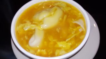 Does egg drop soup have more calories than wonton?