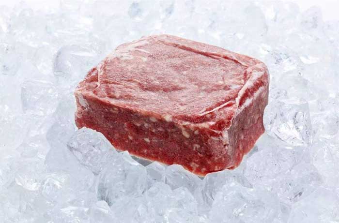 Does freezing meat ruin protein?