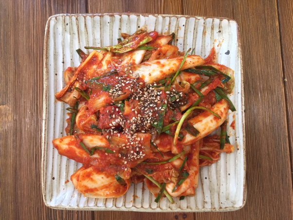 Does fresh kimchi taste good?