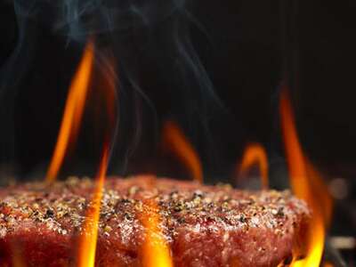 Does grilling beef reduce fat?