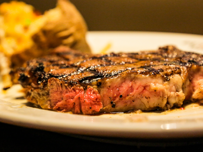 Does LongHorn or Outback have better steaks?