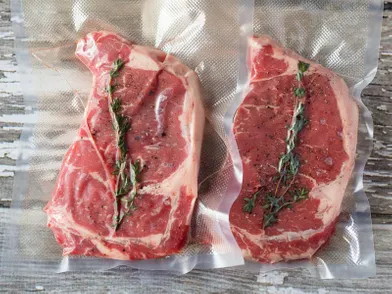 Does meat need to be sealed in the fridge?