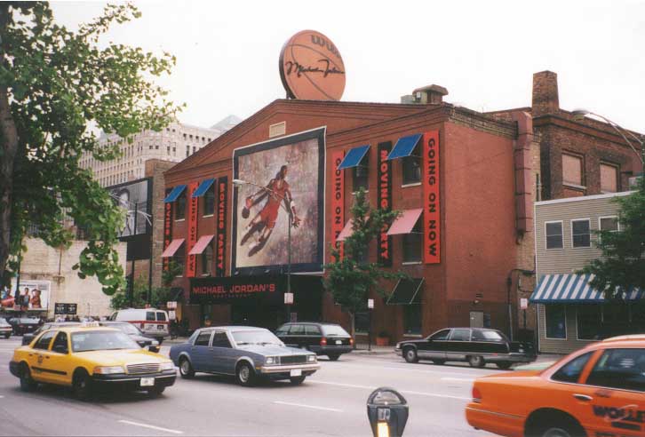 Does Michael Jordan still have his restaurant in Chicago?