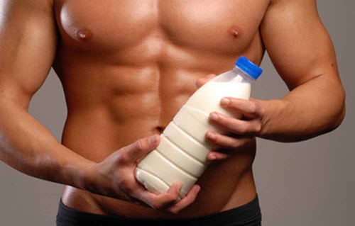 Does milk help muscle growth?