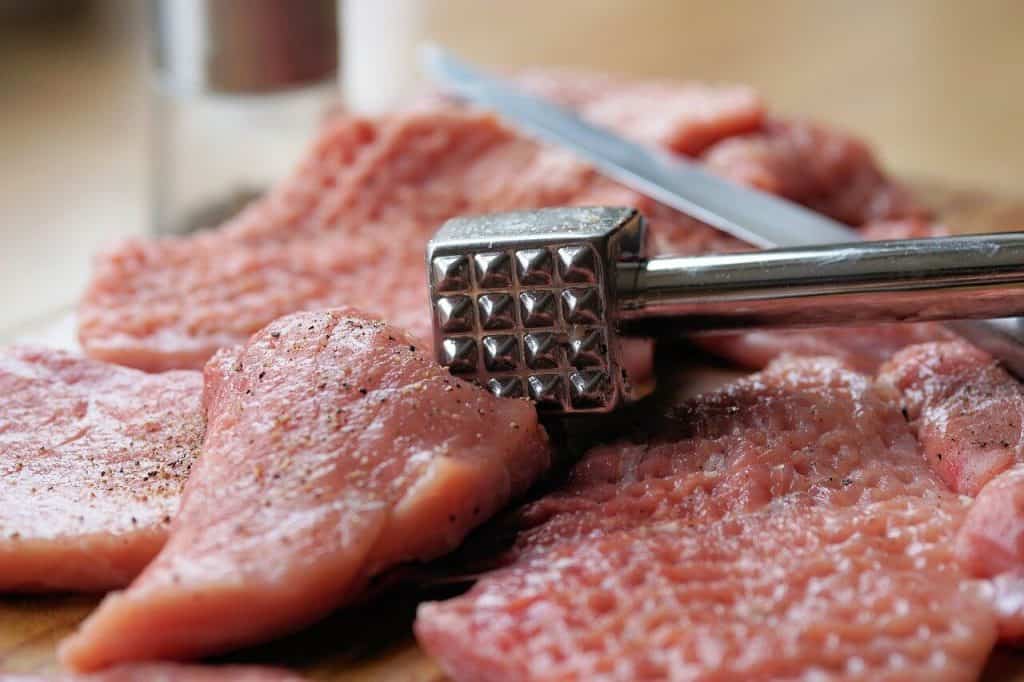 Does poking holes in meat help it cook faster?