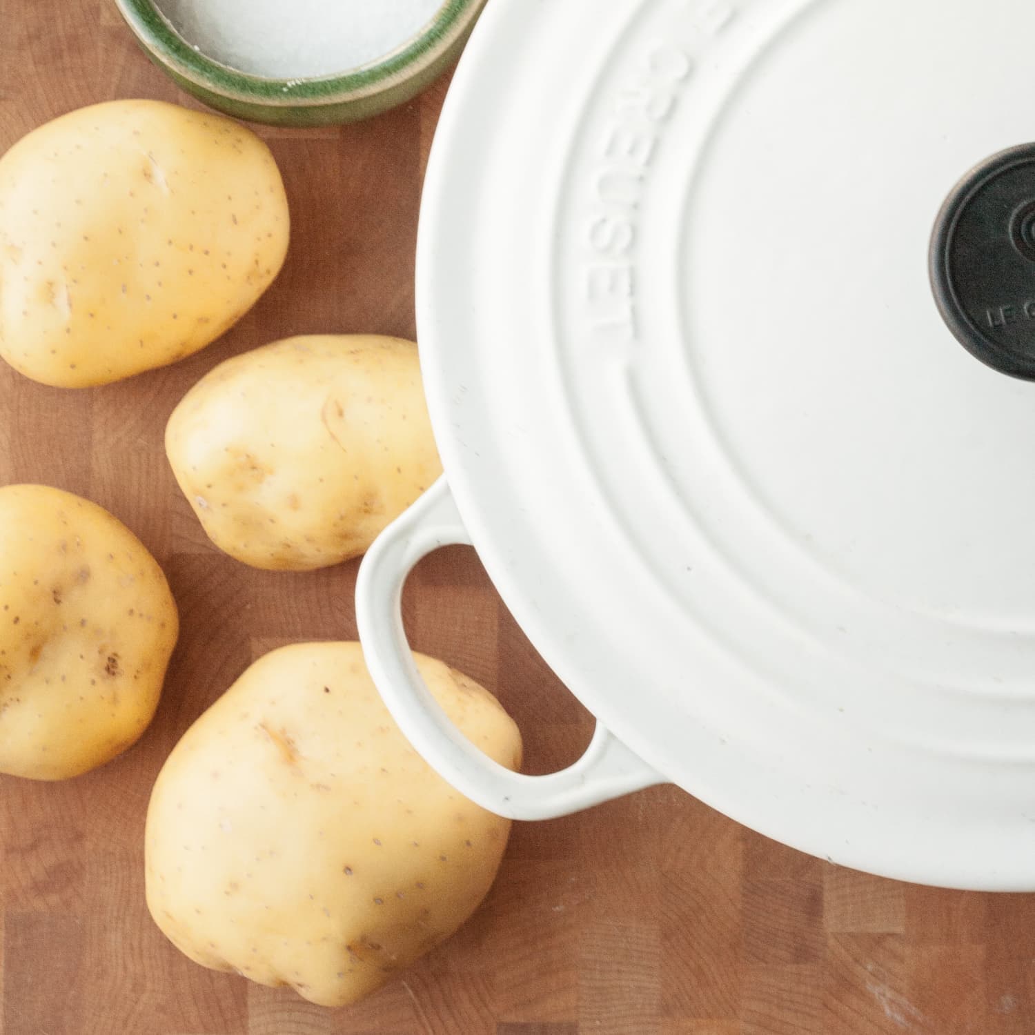 Does putting a potato in soup reduce salt?