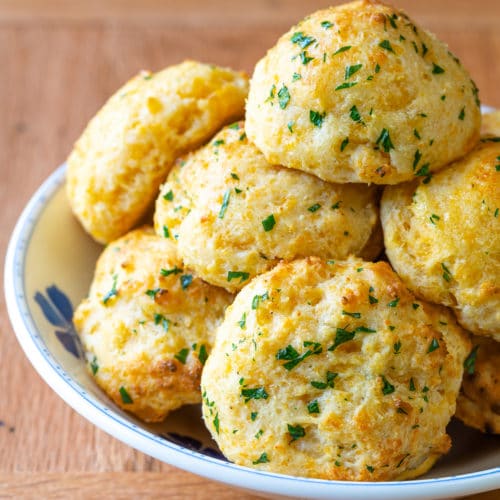 Does Red Lobster biscuits have pork?