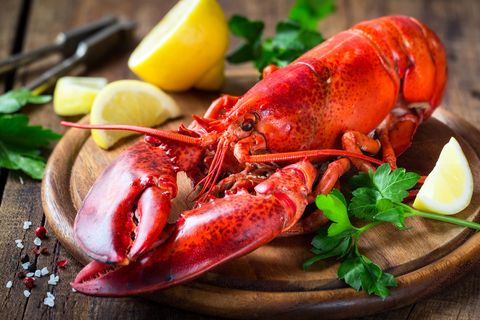 Does Red Lobster use fresh or frozen lobster?