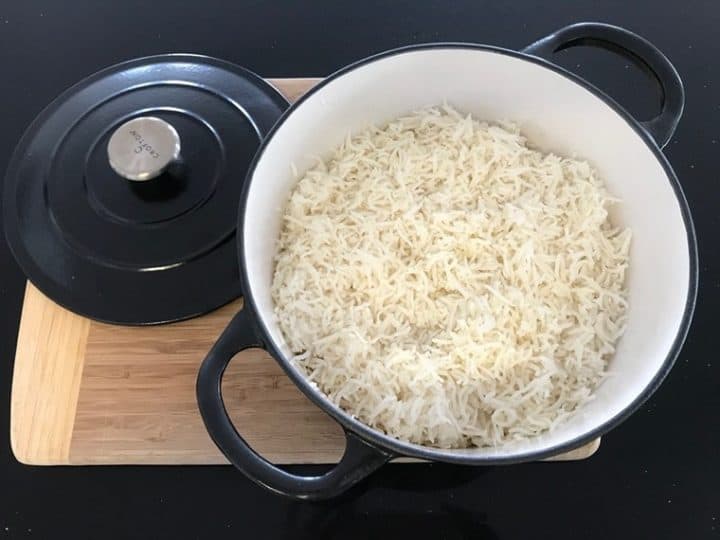 Does rice Stick to cast iron?