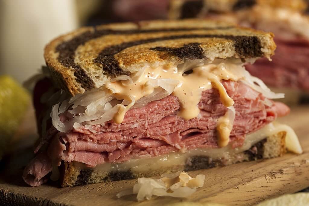 Does roast beef taste good with cheese?