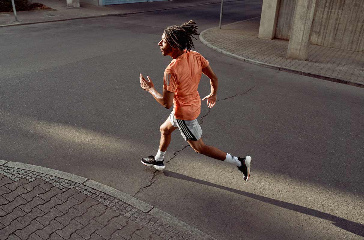 Does running faster burn more calories for the same distance?